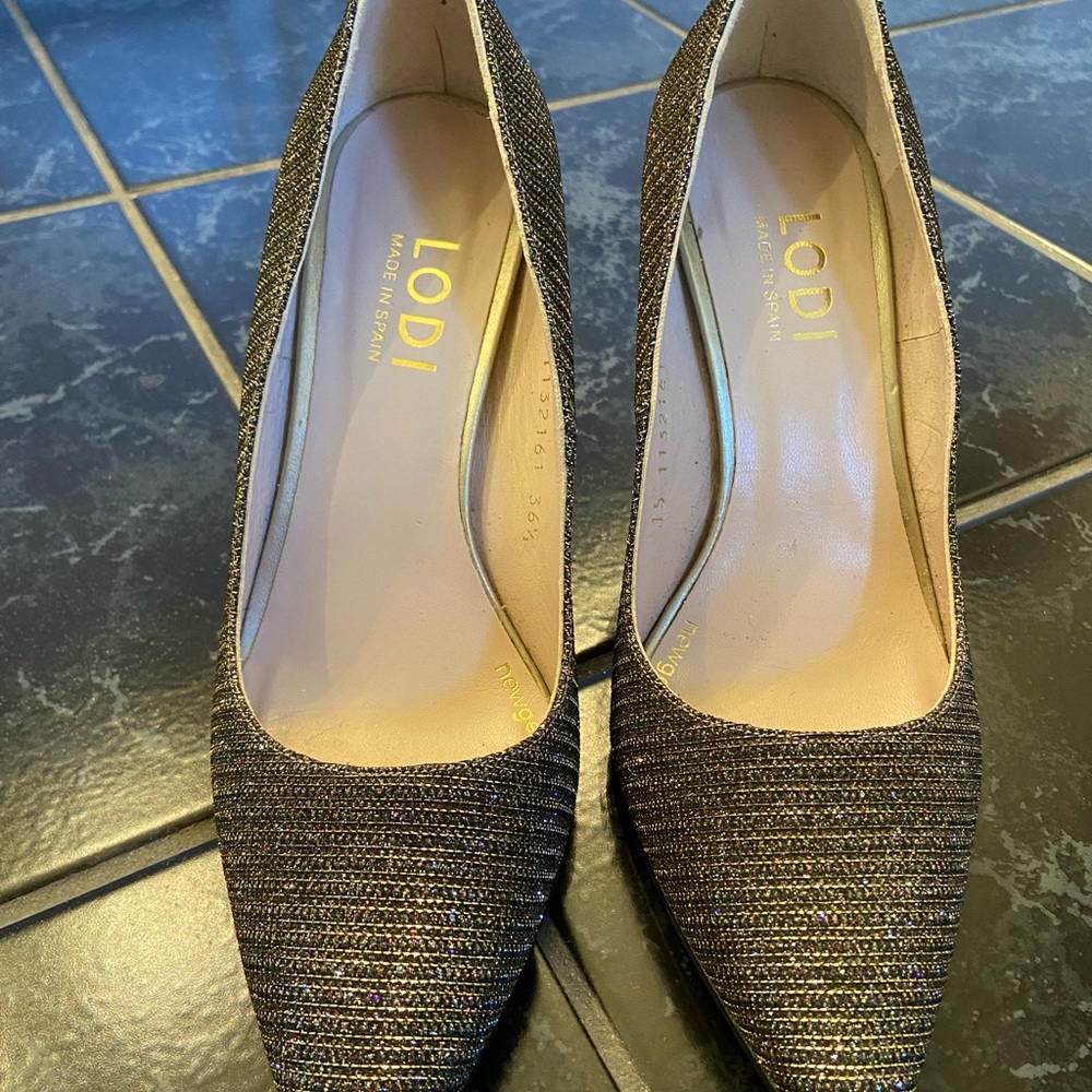 Lodi Gold Metallic Sparkle Pumps. Gold Square End Hee… - Gem
